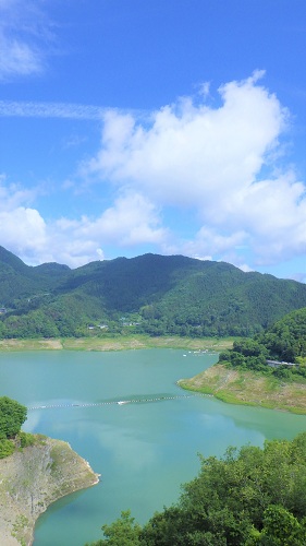神流湖の風景